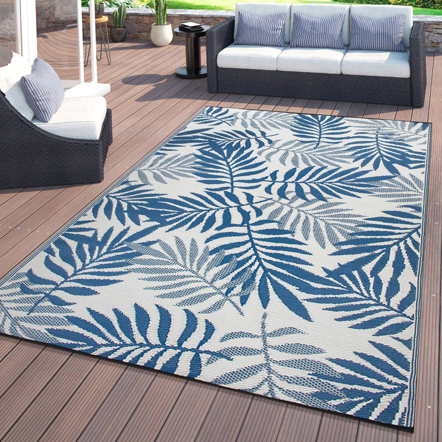 World Rug Gallery Palm Leaves Reversible Recycled Plastic Outdoor ...